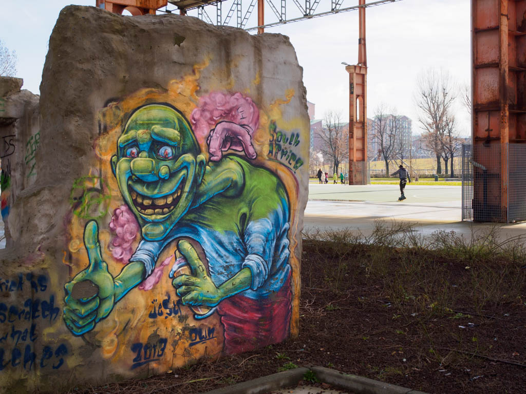 Italian Word of the Day: Graffiti (writing on walls) - Daily Italian Words