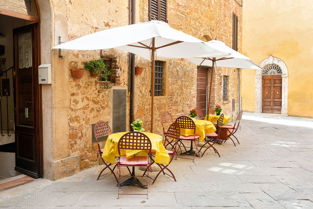 Italian Word of the Day: Bar (coffee shop / café) - Daily Italian Words