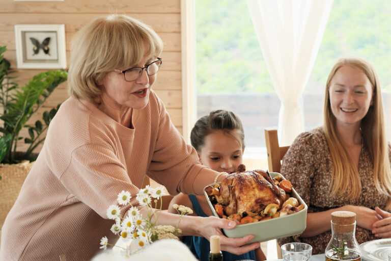 Italian Word of the Day: Cena (dinner) - Daily Italian Words