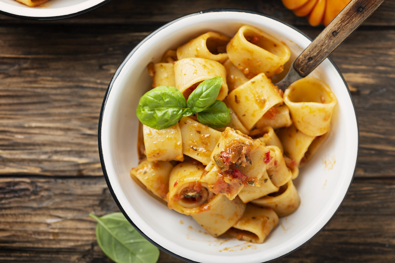 Italian Word of the Day: Piatto (flat / plate / dish) - Daily Italian Words