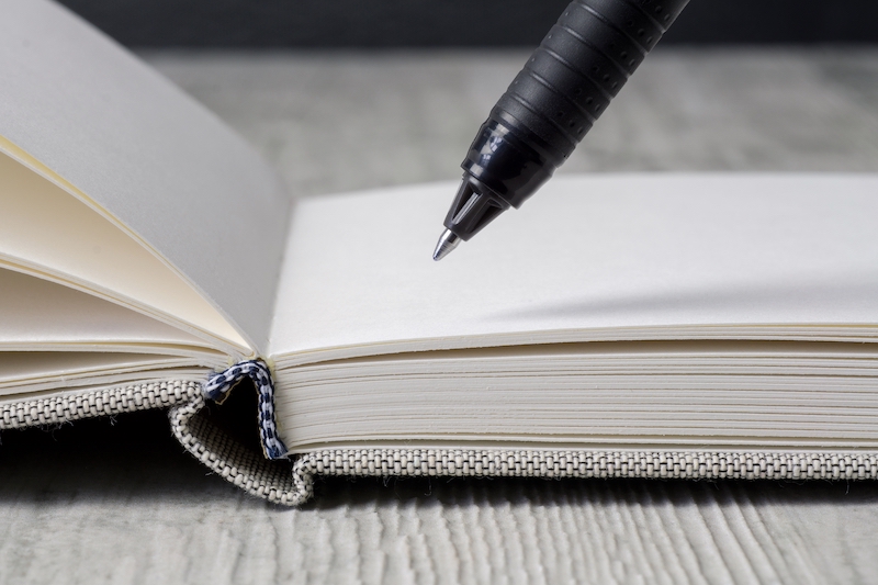 Italian Word of the Day: Penna (pen/feather) - Story Telling Co