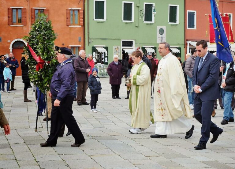 Easter in Italy: From chocolate eggs to unique celebrations! - Daily ...